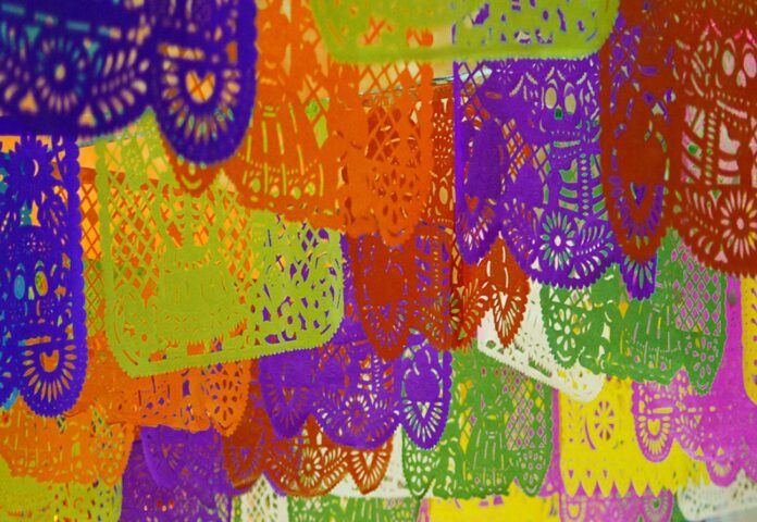 Papel Picado el arte de generaciones que inspira emprendedores | Voz de ...
